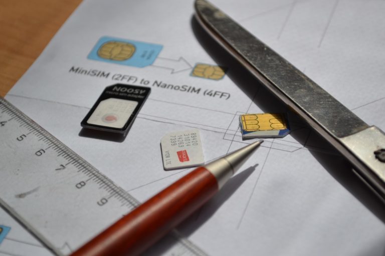 Jak vytvořit MicroSIM a NanoSIM z klasické SIM karty? (video)