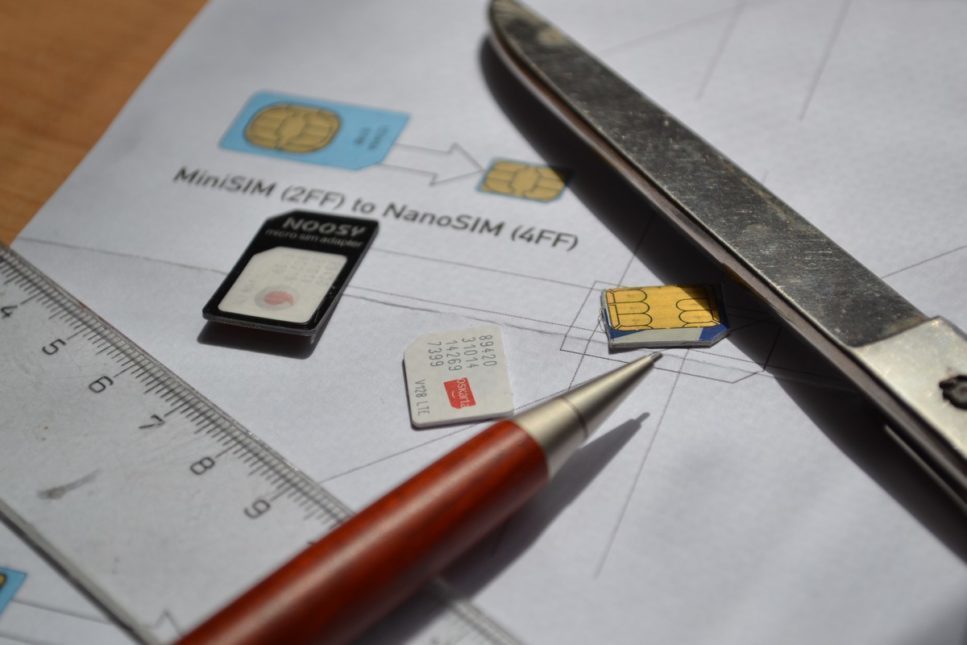 Jak vytvořit MicroSIM a NanoSIM z klasické SIM karty? (video)