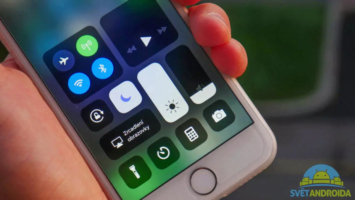 Android vs iOS: 5 věcí, ze kterých bude Androiďák šílet