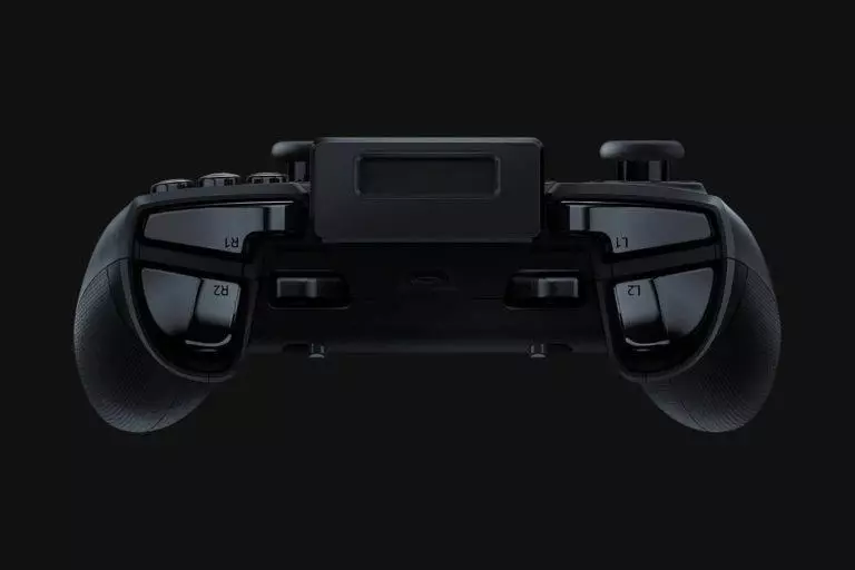 Nový gamepad Razer Raiju promění telefon v přenosnou herní konzoli
