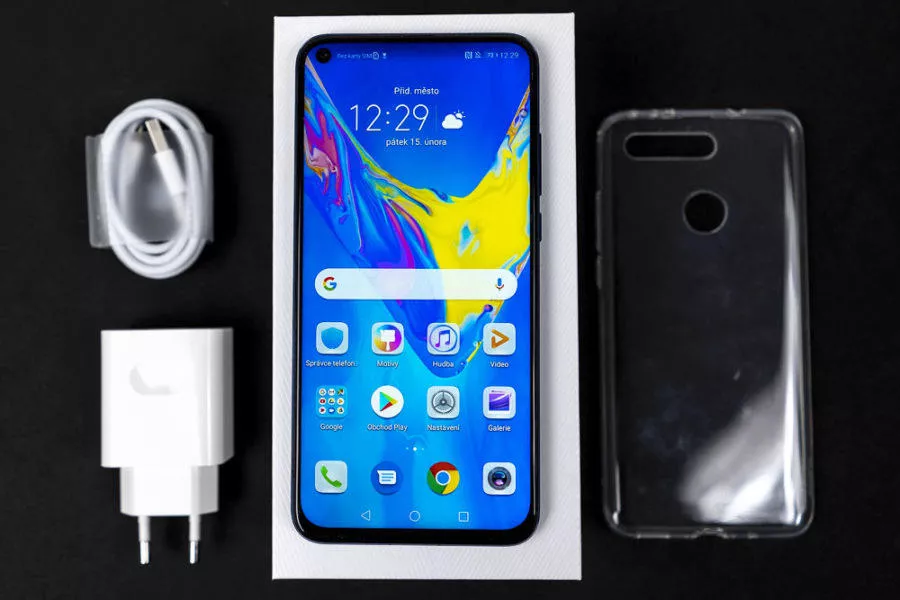 Videorecenze Honor View 20: Podařený fotomobil s průstřelem displeje