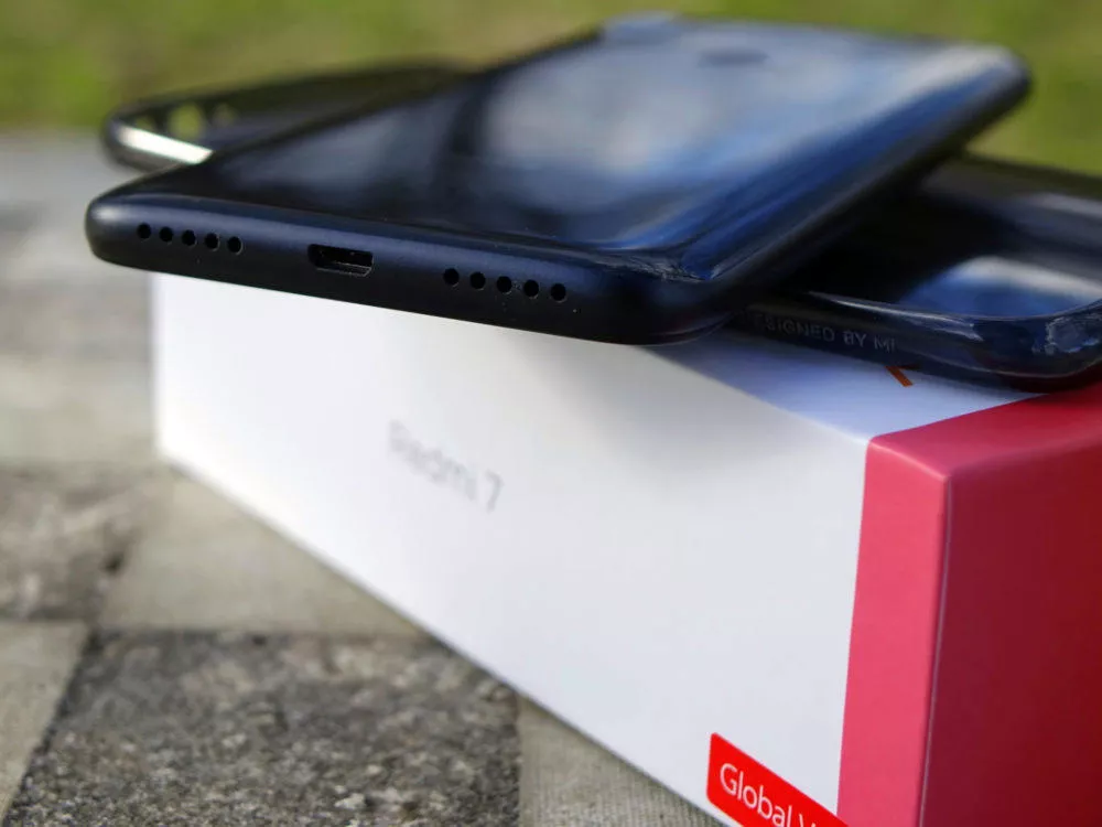 Xiaomi Redmi 7 recenze: Vyšší výkon, lepší foťák, ale stále nízká cena