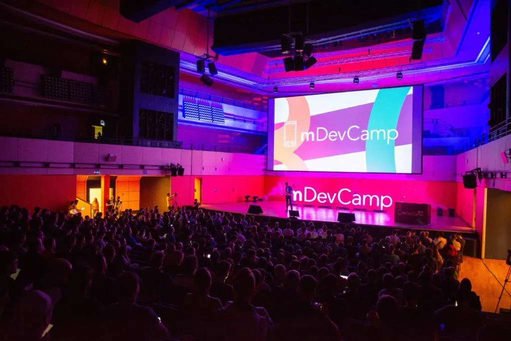 Osmý mDevCamp ukáže, jak vznikal Chuchel i proč mají mít boti osobnost