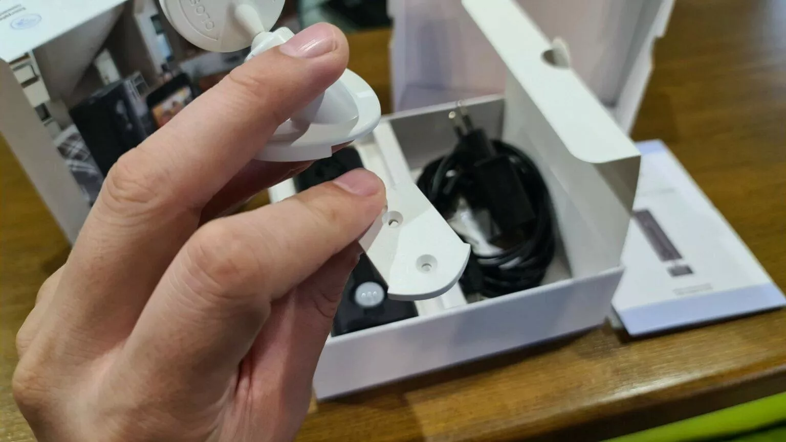 Recenze kamery Shelly EYE: Šikovné funkce v trochu nešikovném těle