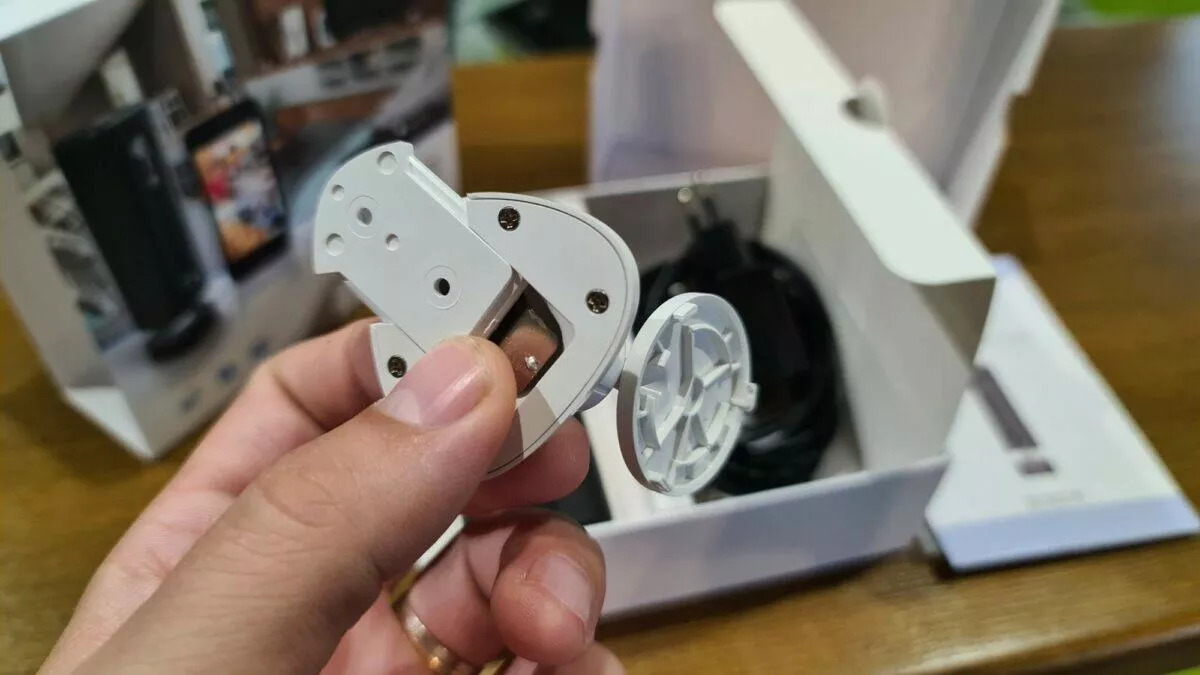 Recenze kamery Shelly EYE: Šikovné funkce v trochu nešikovném těle