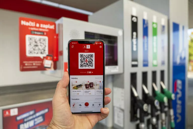 Aplikace Benzina vám umožní sbírat věrnostní body a pohodlně platit